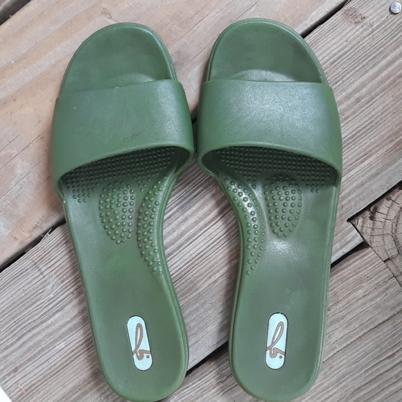 OKA b. | Shoes | Oka B Grace Slides Sandals Olive Green Oka Bee Spa Ml ...
